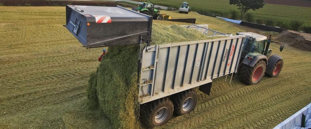 Komplettsilage | Lohnunternehmen Baur
